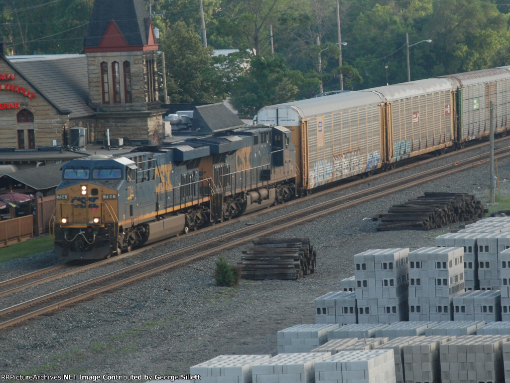 CSX 784 makes its appearence...